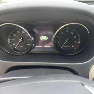 Balts Land Rover Discovery Sport 2016 Alīta, ar dzinēja tilpumu 2.00 L un nobraukumu 135 tūkst. km par 7900 €, foto 10 vietnē AUTOMOTO.COM.LV