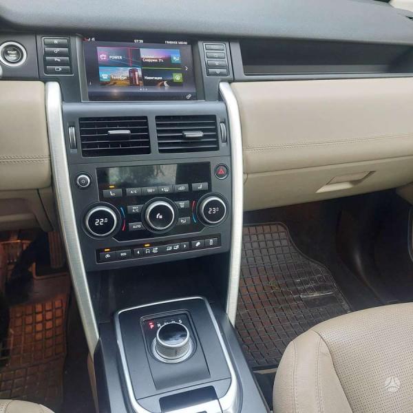 Land Rover Discovery Sport 2016 AlÄ«ta vietnÄ Balts Land Rover Discovery Sport 2016 AlÄ«ta, ar dzinÄja tilpumu 2.00 L un nobraukumu 135 tÅ«kst. km par 7900 ā¬, foto 11 vietnÄ AUTOMOTO.COM.LV