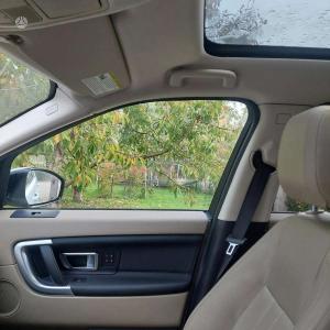Balts Land Rover Discovery Sport 2016 Alīta, ar dzinēja tilpumu 2.00 L un nobraukumu 135 tūkst. km par 7900 €, foto 12 vietnē AUTOMOTO.COM.LV