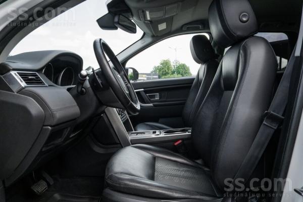 White Land Rover Discovery Sport 2017 in Tukums, with an engine capacity of 2.00 L and mileage of 195 thousand km for 12990 €, photo 6 on AUTOMOTO.COM.LV