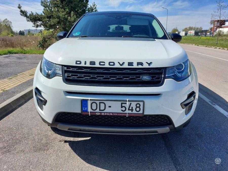 Balts Land Rover Discovery Sport 2017 Rīga, ar dzinēja tilpumu 2.00 L un nobraukumu 158 tūkst. km par 11500 €, foto 1 vietnē AUTOMOTO.COM.LV