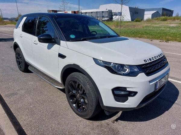 White Land Rover Discovery Sport 2017 in Riga, with an engine capacity of 2.00 L and mileage of 158 thousand km for 11500 €, photo 3 on AUTOMOTO.COM.LV