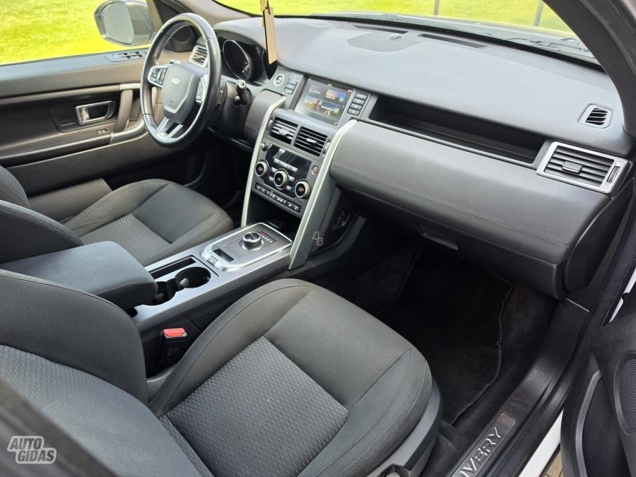 Balts Land Rover Discovery Sport 2017 Šilutė, ar dzinēja tilpumu 2.00 L un nobraukumu 161 tūkst. km par 7999 €, foto 20 vietnē AUTOMOTO.COM.LV