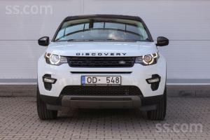 White Land Rover Discovery Sport 2017 in Riga, with an engine capacity of 2.00 L and mileage of 0 thousand km for 10495 €, photo 4 on AUTOMOTO.COM.LV