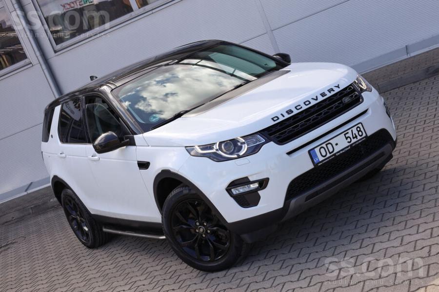White Land Rover Discovery Sport 2017 in Riga, with an engine capacity of 2.00 L and mileage of 0 thousand km for 10495 €, photo 6 on AUTOMOTO.COM.LV