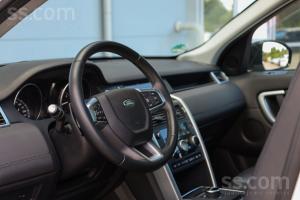 White Land Rover Discovery Sport 2017 in Riga, with an engine capacity of 2.00 L and mileage of 0 thousand km for 10495 €, photo 11 on AUTOMOTO.COM.LV