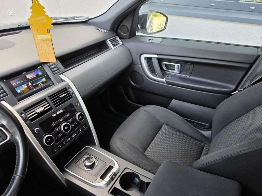 Balts Land Rover Discovery Sport 2017 Šilutė, ar dzinēja tilpumu 2.00 L un nobraukumu 161 tūkst. km par 8000 €, foto 14 vietnē AUTOMOTO.COM.LV