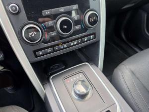 Balts Land Rover Discovery Sport 2017 Šilutė, ar dzinēja tilpumu 2.00 L un nobraukumu 161 tūkst. km par 8000 €, foto 15 vietnē AUTOMOTO.COM.LV