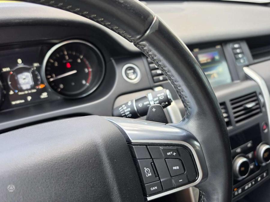 Balts Land Rover Discovery Sport 2017 Šilutė, ar dzinēja tilpumu 2.00 L un nobraukumu 161 tūkst. km par 8000 €, foto 19 vietnē AUTOMOTO.COM.LV
