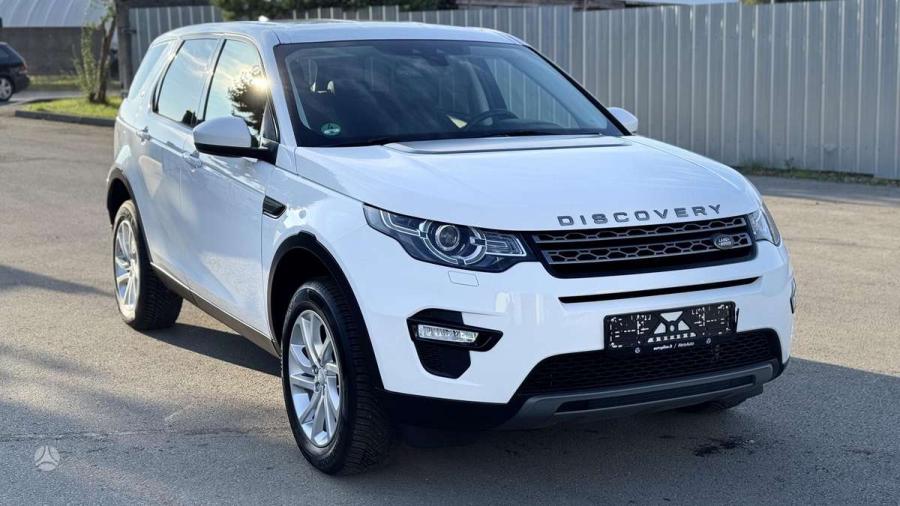 White Land Rover Discovery Sport 2017 in Telschi, with an engine capacity of 2.00 L and mileage of 182 thousand km for 11400 €, photo 5 on AUTOMOTO.COM.LV