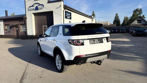 White Land Rover Discovery Sport 2017 in Telschi, with an engine capacity of 2.00 L and mileage of 182 thousand km for 11400 €, photo 10 on AUTOMOTO.COM.LV