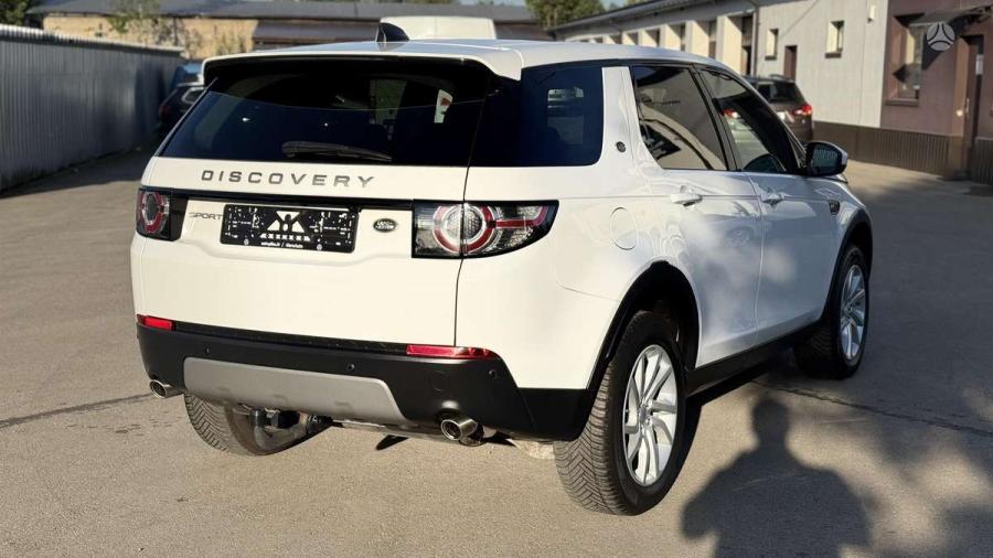White Land Rover Discovery Sport 2017 in Telschi, with an engine capacity of 2.00 L and mileage of 182 thousand km for 11400 €, photo 12 on AUTOMOTO.COM.LV