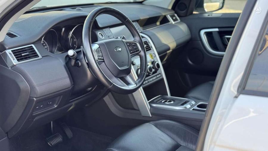 White Land Rover Discovery Sport 2017 in Telschi, with an engine capacity of 2.00 L and mileage of 182 thousand km for 11400 €, photo 14 on AUTOMOTO.COM.LV