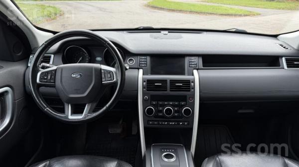 White Land Rover Discovery Sport 2017 in Riga, with an engine capacity of 2.00 L and mileage of 183 thousand km for 9900 €, photo 9 on AUTOMOTO.COM.LV