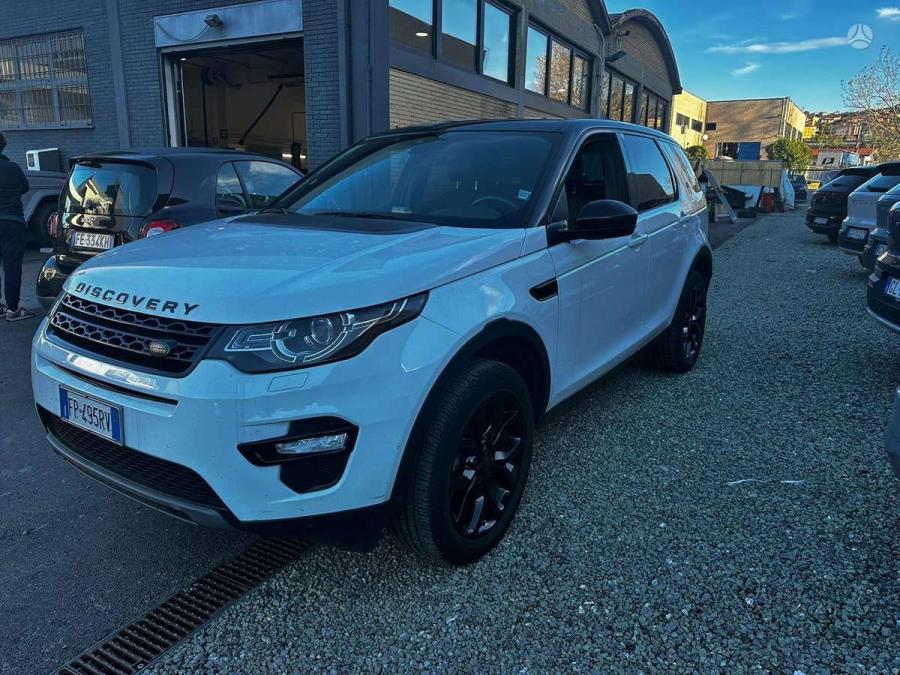 Balts Land Rover Discovery Sport 2018 Gargždai, ar dzinēja tilpumu 2.00 L un nobraukumu 105 tūkst. km par 7999 €, foto 2 vietnē AUTOMOTO.COM.LV