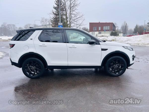 Balts Land Rover Discovery Sport 2018 Tallina, ar dzinēja tilpumu 2.00 L un nobraukumu 105 tūkst. km par 13590 €, foto 4 vietnē AUTOMOTO.COM.LV