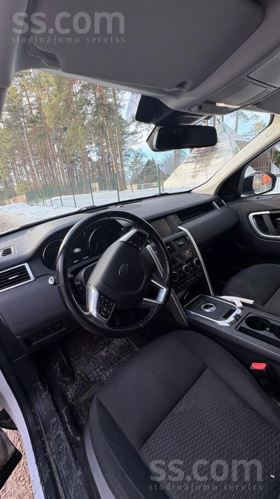 Balts Land Rover Discovery Sport 2018 Rīga, ar dzinēja tilpumu 2.00 L un nobraukumu 134 tūkst. km par 12900 €, foto 5 vietnē AUTOMOTO.COM.LV