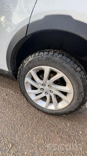 Balts Land Rover Discovery Sport 2018 Rīga, ar dzinēja tilpumu 2.00 L un nobraukumu 134 tūkst. km par 12900 €, foto 9 vietnē AUTOMOTO.COM.LV