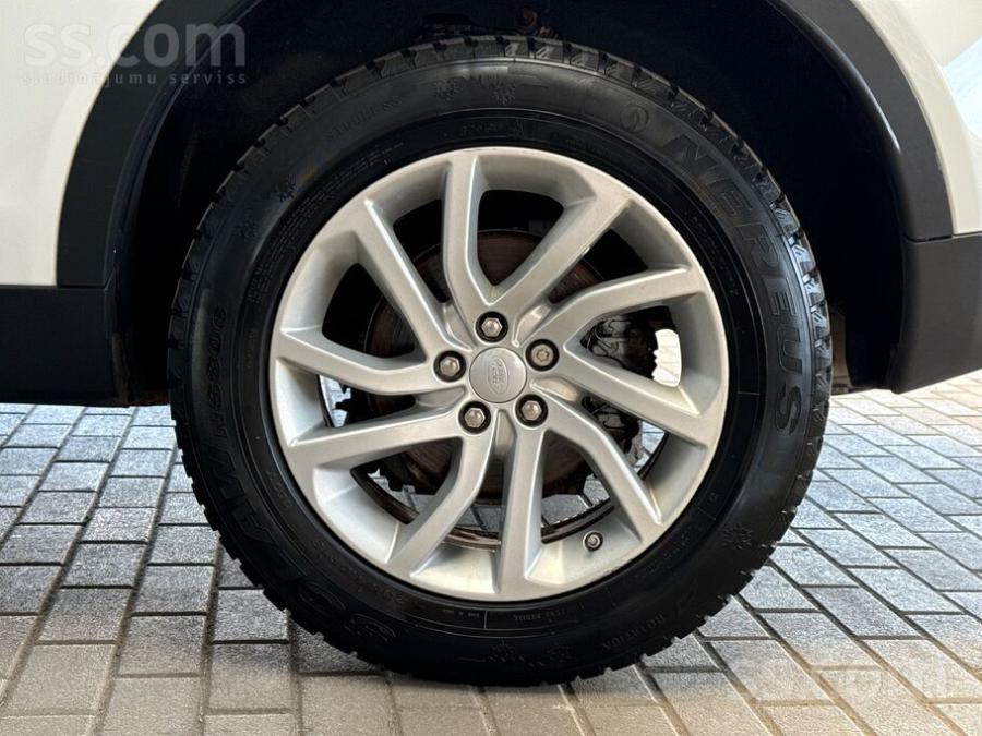 Белый Ленд Ровер Discovery Sport 2018 в Рига, объемом двигателя 2.00 л и пробегом 168 тыс. км за 14990 €, фото 24 на AUTOMOTO.COM.LV
