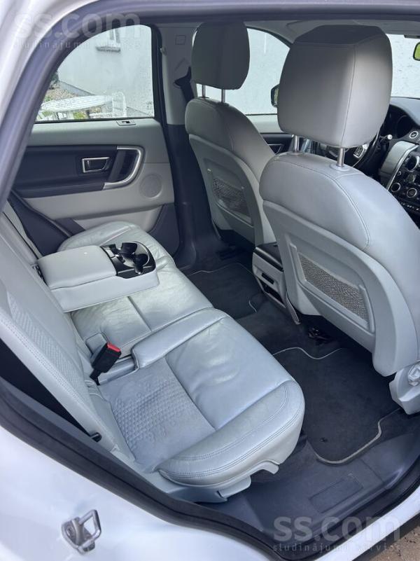 Balts Land Rover Discovery Sport 2018 Ogre, ar dzinēja tilpumu 2.00 L un nobraukumu 218 tūkst. km par 12000 €, foto 6 vietnē AUTOMOTO.COM.LV