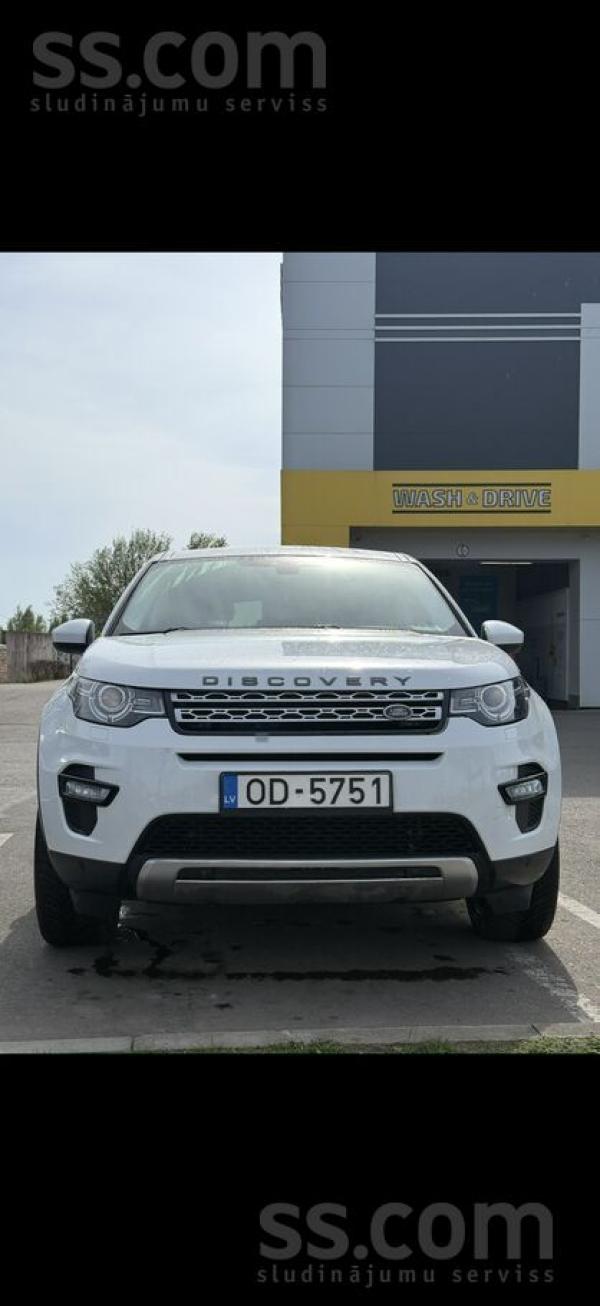 White Land Rover Discovery Sport 2018 in Riga, with an engine capacity of 2.00 L and mileage of 153 thousand km for 19900 €, photo 2 on AUTOMOTO.COM.LV