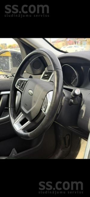 White Land Rover Discovery Sport 2018 in Riga, with an engine capacity of 2.00 L and mileage of 153 thousand km for 19900 €, photo 20 on AUTOMOTO.COM.LV