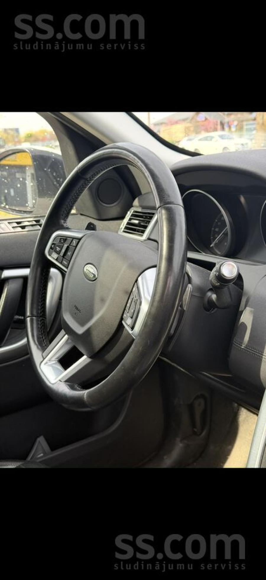 White Land Rover Discovery Sport 2018 in Riga, with an engine capacity of 2.00 L and mileage of 153 thousand km for 19900 €, photo 20 on AUTOMOTO.COM.LV