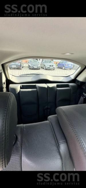White Land Rover Discovery Sport 2018 in Riga, with an engine capacity of 2.00 L and mileage of 153 thousand km for 19900 €, photo 21 on AUTOMOTO.COM.LV