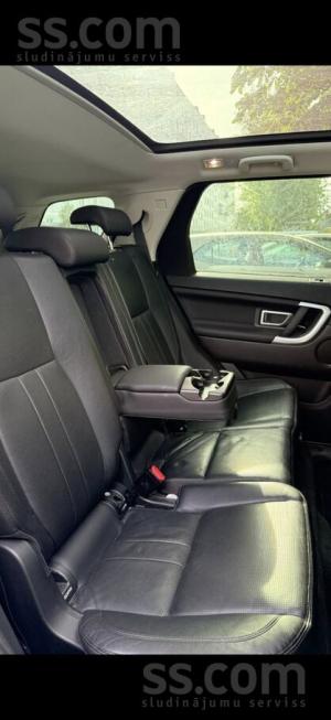 White Land Rover Discovery Sport 2018 in Riga, with an engine capacity of 2.00 L and mileage of 153 thousand km for 19900 €, photo 23 on AUTOMOTO.COM.LV