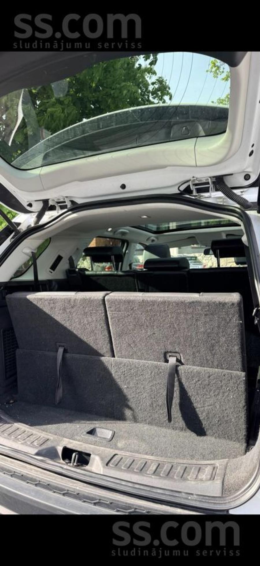White Land Rover Discovery Sport 2018 in Riga, with an engine capacity of 2.00 L and mileage of 153 thousand km for 19900 €, photo 26 on AUTOMOTO.COM.LV