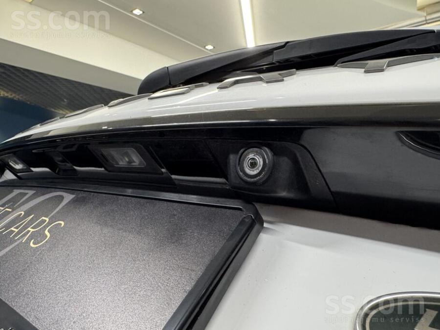 Balts Land Rover Discovery Sport 2018 Rīga, ar dzinēja tilpumu 2.00 L un nobraukumu 143 tūkst. km par 13490 €, foto 9 vietnē AUTOMOTO.COM.LV