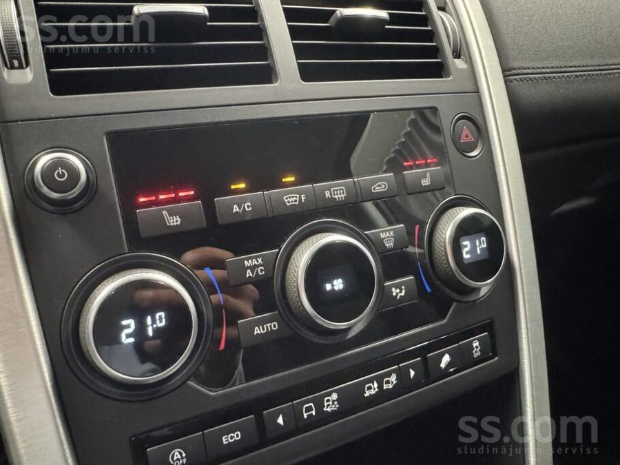 Balts Land Rover Discovery Sport 2018 Rīga, ar dzinēja tilpumu 2.00 L un nobraukumu 143 tūkst. km par 13490 €, foto 23 vietnē AUTOMOTO.COM.LV
