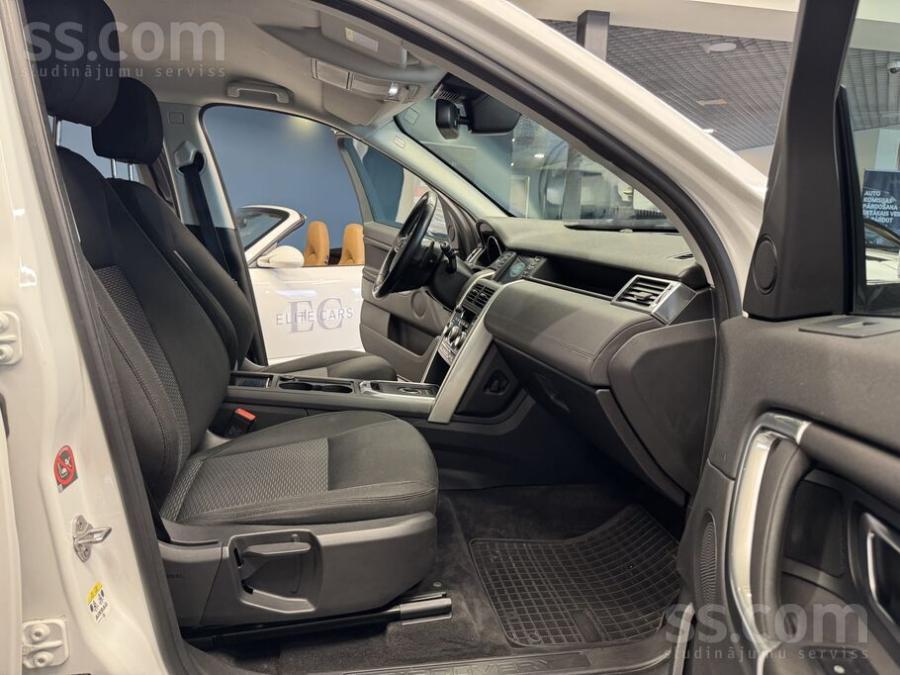 Balts Land Rover Discovery Sport 2018 Rīga, ar dzinēja tilpumu 2.00 L un nobraukumu 143 tūkst. km par 13490 €, foto 26 vietnē AUTOMOTO.COM.LV