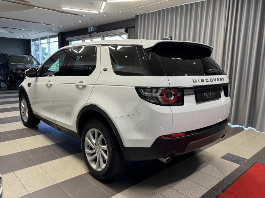 Белый Ленд Ровер Discovery Sport 2018 в Рига, объемом двигателя 2.00 л и пробегом 143 тыс. км за 13490 €, фото 1 на AUTOMOTO.COM.LV