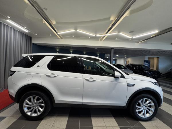 Белый Ленд Ровер Discovery Sport 2018 в Рига, объемом двигателя 2.00 л и пробегом 143 тыс. км за 13490 €, фото 4 на AUTOMOTO.COM.LV