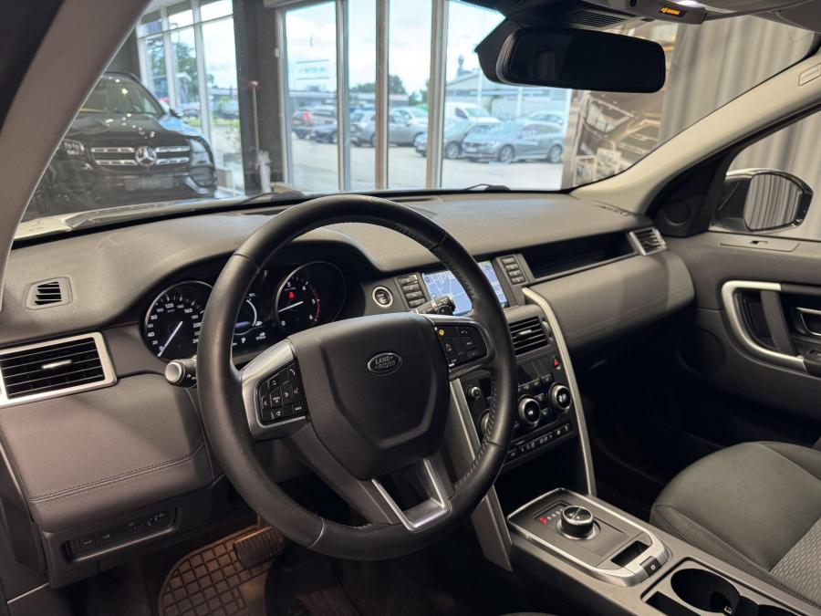 Белый Ленд Ровер Discovery Sport 2018 в Рига, объемом двигателя 2.00 л и пробегом 143 тыс. км за 13490 €, фото 12 на AUTOMOTO.COM.LV