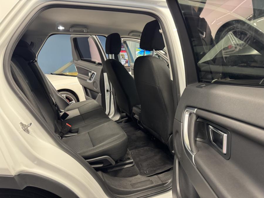 Белый Ленд Ровер Discovery Sport 2018 в Рига, объемом двигателя 2.00 л и пробегом 143 тыс. км за 13490 €, фото 28 на AUTOMOTO.COM.LV
