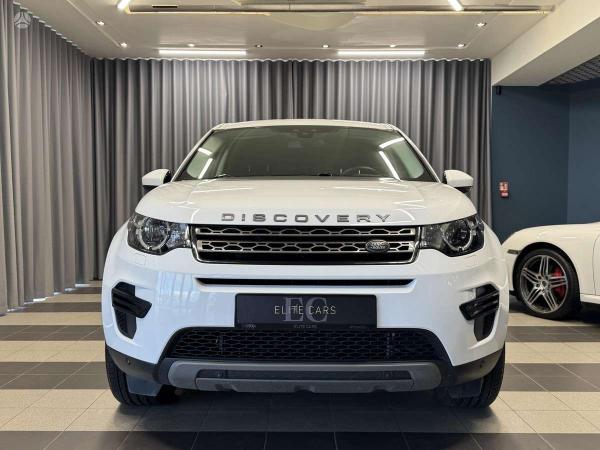 White Land Rover Discovery Sport 2018 in Riga, with an engine capacity of 2.00 L and mileage of 143 thousand km for 13490 €, photo 2 on AUTOMOTO.COM.LV