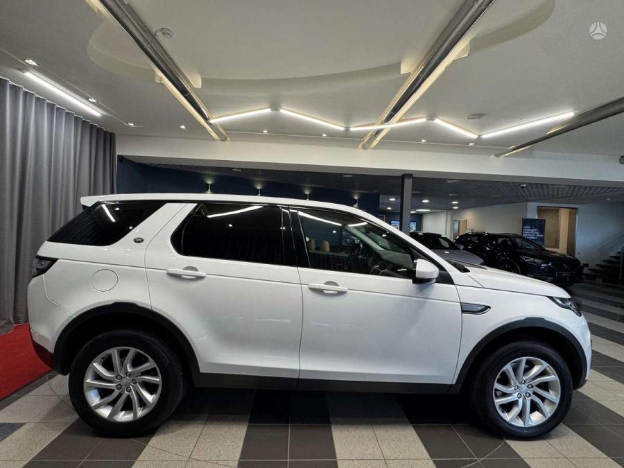 Белый Ленд Ровер Discovery Sport 2018 в Рига, объемом двигателя 2.00 л и пробегом 143 тыс. км за 13490 €, фото 5 на AUTOMOTO.COM.LV