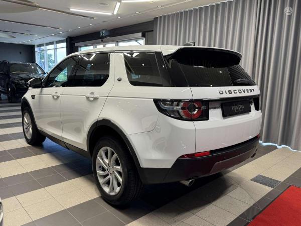 White Land Rover Discovery Sport 2018 in Riga, with an engine capacity of 2.00 L and mileage of 143 thousand km for 13490 €, photo 6 on AUTOMOTO.COM.LV