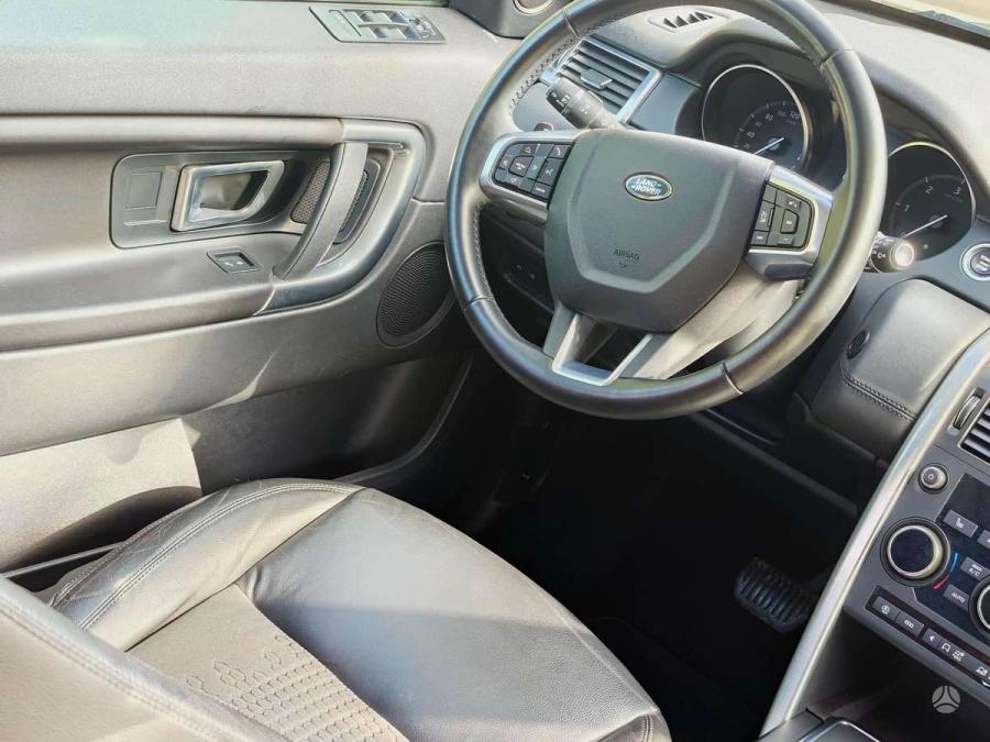 Белый Ленд Ровер Discovery Sport 2018 в Таураге, объемом двигателя 2.00 л и пробегом 140 тыс. км за 9300 €, фото 23 на AUTOMOTO.COM.LV