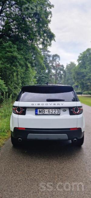 White Land Rover Discovery Sport 2019 in Riga, with an engine capacity of 2.00 L and mileage of 187 thousand km for 15800 €, photo 4 on AUTOMOTO.COM.LV