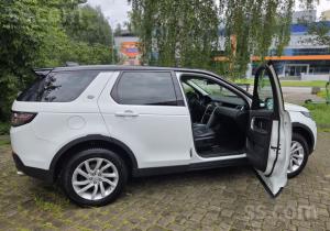 White Land Rover Discovery Sport 2019 in Riga, with an engine capacity of 2.00 L and mileage of 187 thousand km for 15800 €, photo 6 on AUTOMOTO.COM.LV