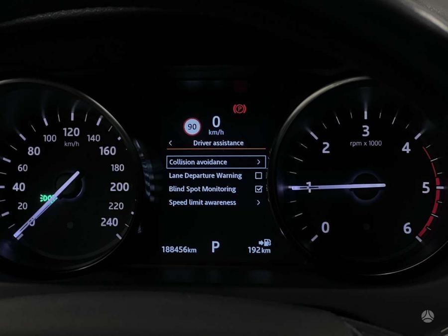 Белый Ленд Ровер Discovery Sport 2019 в Вильнюс, объемом двигателя 2.00 л и пробегом 189 тыс. км за 16490 €, фото 24 на AUTOMOTO.COM.LV
