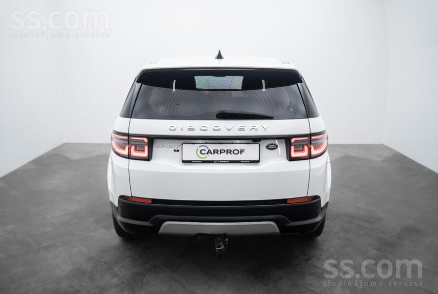 White Land Rover Discovery Sport 2020 in Tallinn, with an engine capacity of 2.00 L and mileage of 144 thousand km for 21899 €, photo 5 on AUTOMOTO.COM.LV