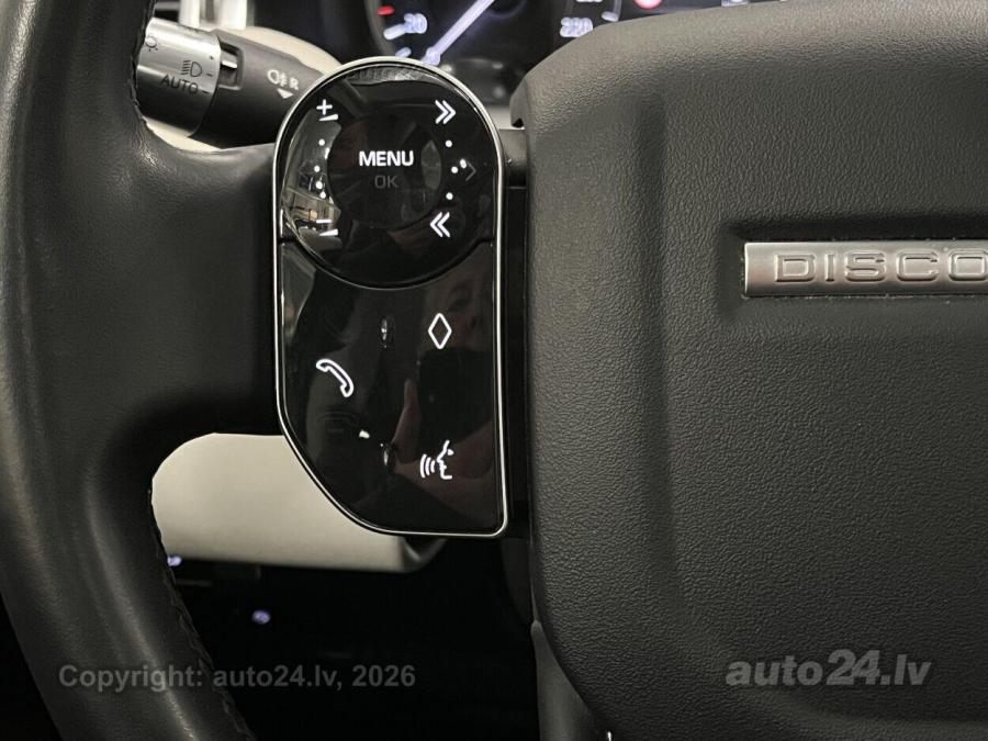 White Land Rover Discovery Sport 2020 in Tallinn, with an engine capacity of 2.00 L and mileage of 147 thousand km for 20900 €, photo 14 on AUTOMOTO.COM.LV
