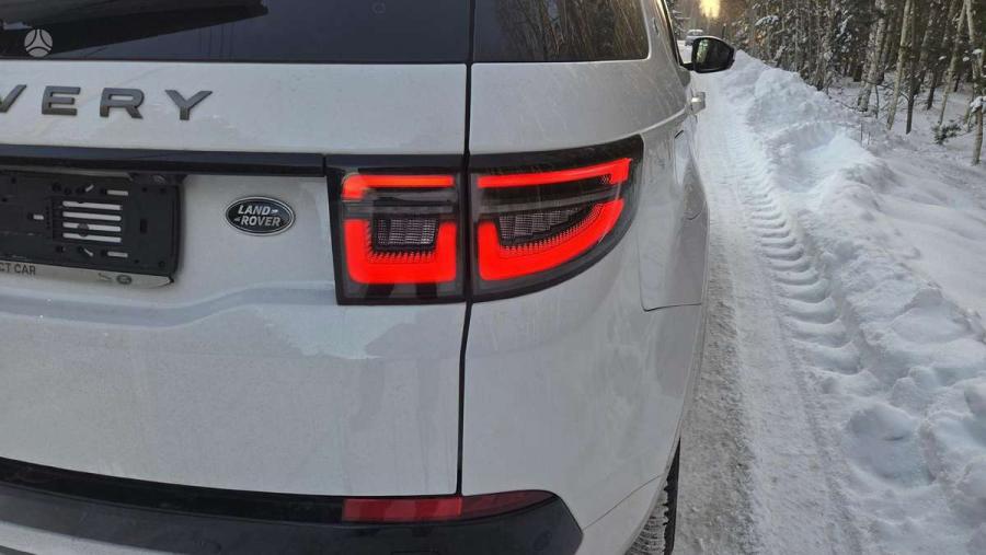 White Land Rover Discovery Sport 2020 in Panevezys, with an engine capacity of 2.00 L and mileage of 118 thousand km for 15800 €, photo 27 on AUTOMOTO.COM.LV
