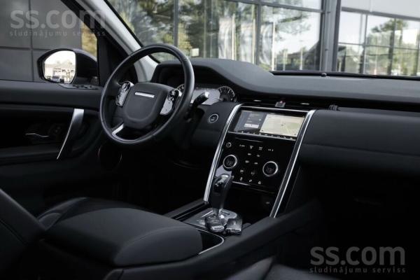 White Land Rover Discovery Sport 2020 in Riga, with an engine capacity of 2.00 L and mileage of 125 thousand km for 20500 €, photo 8 on AUTOMOTO.COM.LV