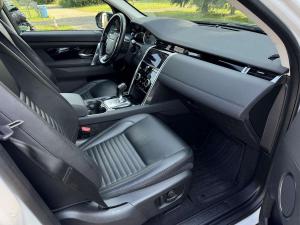 White Land Rover Discovery Sport 2020 in Kaunas, with an engine capacity of 2.00 L and mileage of 177 thousand km for 13999 €, photo 9 on AUTOMOTO.COM.LV