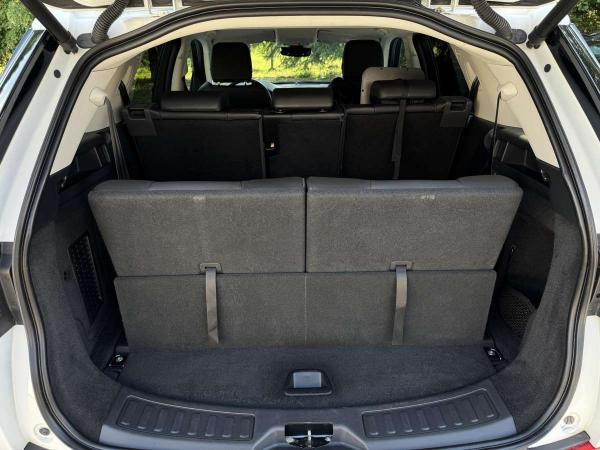 White Land Rover Discovery Sport 2020 in Kaunas, with an engine capacity of 2.00 L and mileage of 177 thousand km for 13999 €, photo 10 on AUTOMOTO.COM.LV